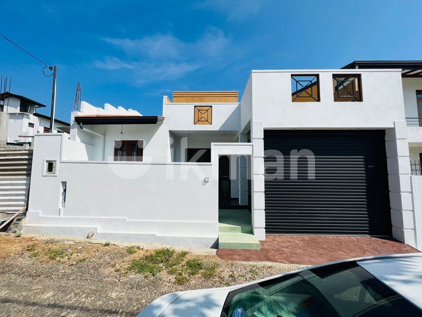 Single Storied Brand New Box Type House Sale Athurugiriya | ikman