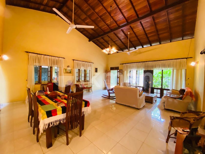 Single Storied House with Annex Walking Distance to Main Rd, Thalahena ...