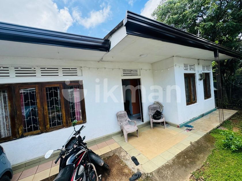 Single Story House For Sale In Boralesgamuwa . | ikman