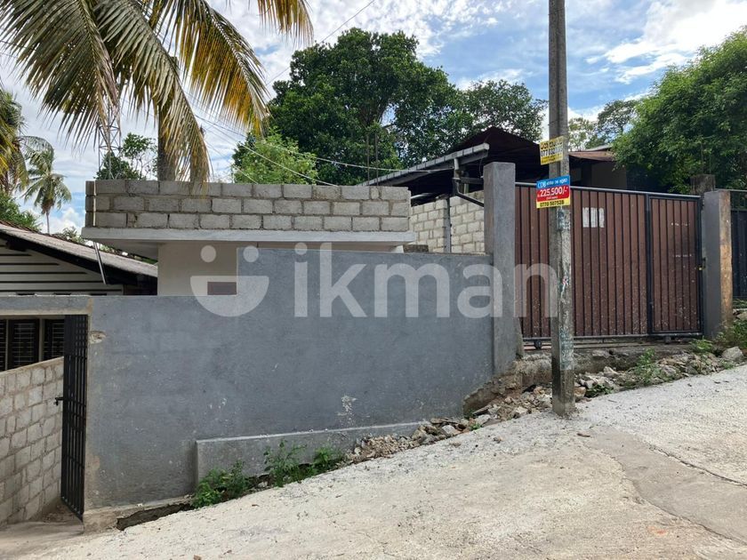 Small House for Sale Mulleriyawa | ikman
