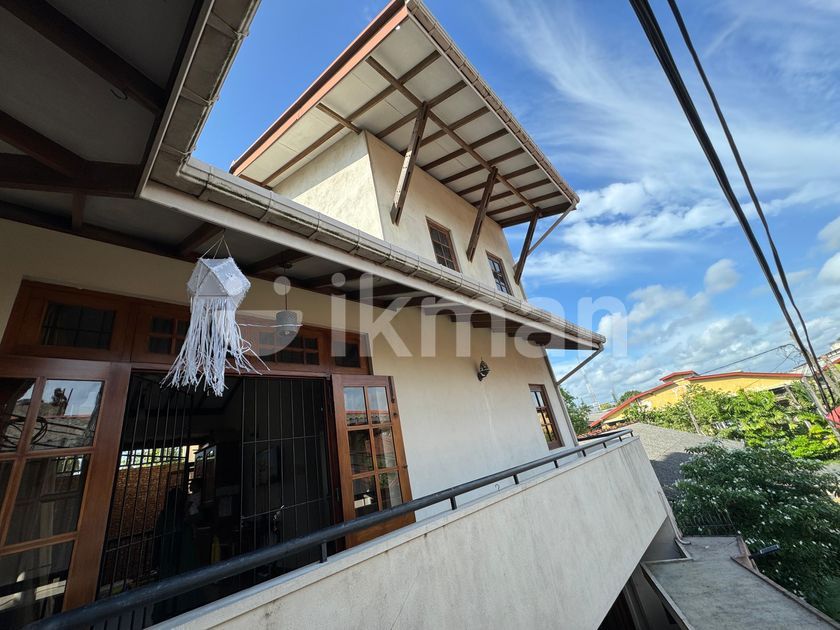 Solid House For Sale In Mount Lavinia Temple Rd | ikman