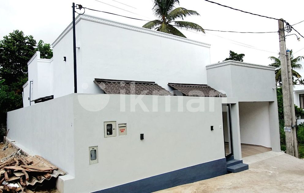 Strong Structure Brand New House In Malabe | ikman