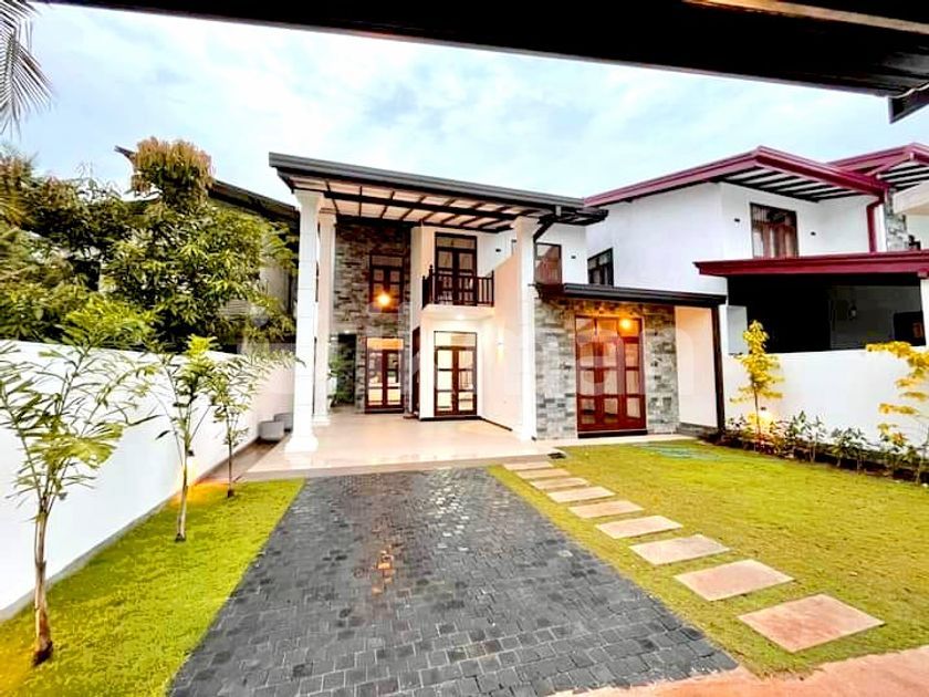 සුඛෝපභෝගී නවතම දෙමහල් නිවස විකිණීමට - Malabe | ikman