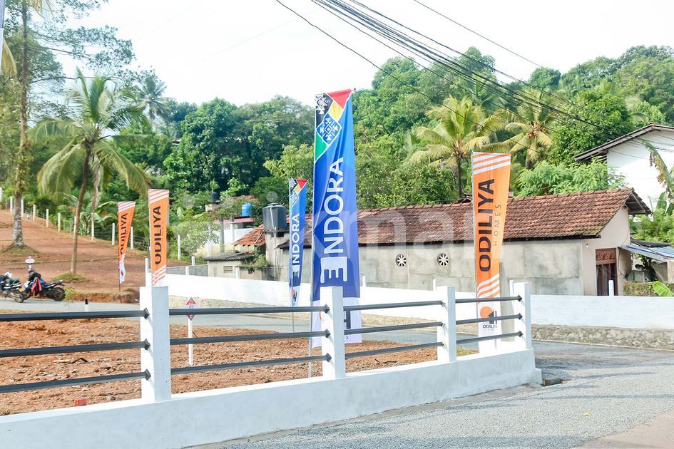 Super Luxury Land in Ja Ela-Ganemulla Bus Route | ikman