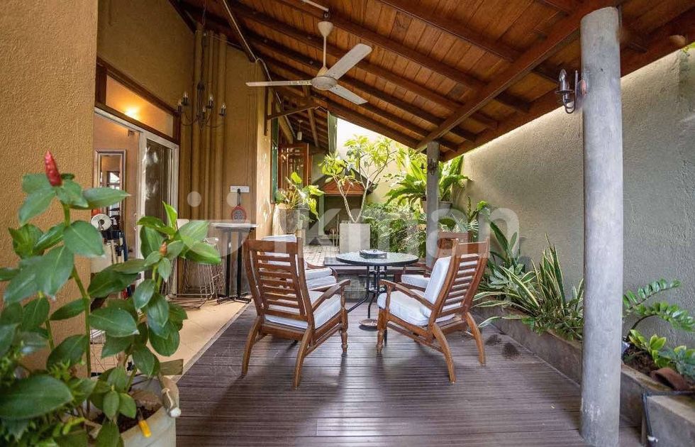 Three Storied Modern House for Sale in Malalasekara Pedesa Colombo 07 ...