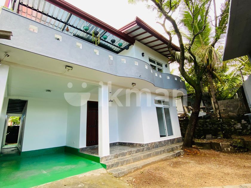 Three Storied Spacious House for Sale at Pilapitiya Kelaniya | ikman