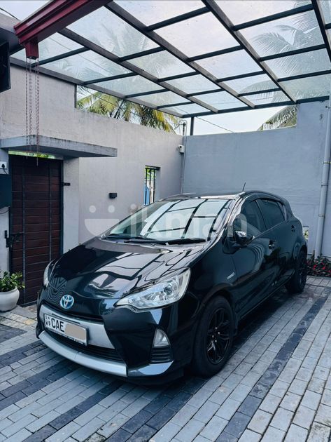 Toyota Aqua 2014 for Sale in Kottawa | ikman
