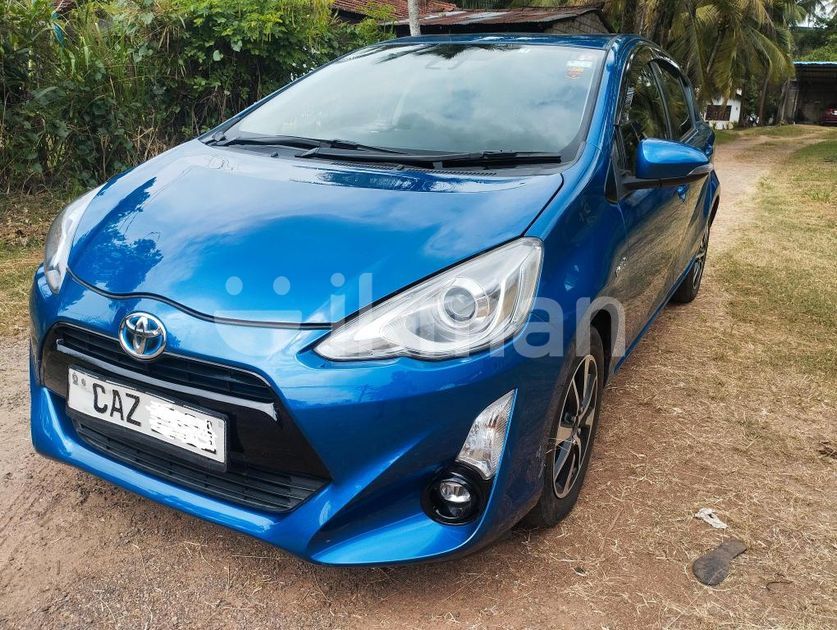 Toyota Aqua Eagle Eye 2017 for Sale in Negombo | ikman
