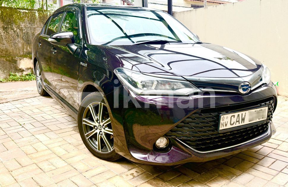 Toyota Axio WXB 2017 for Sale in Nugegoda | ikman