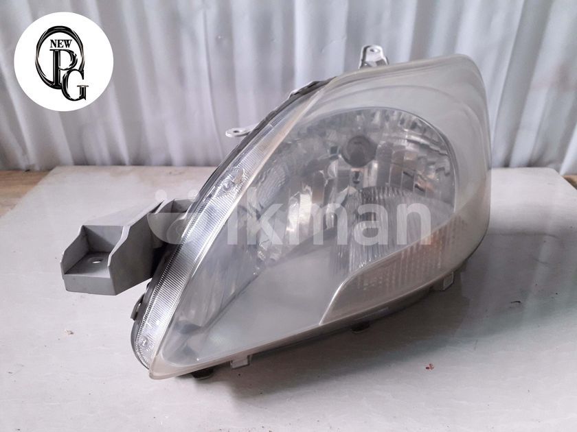Toyota Belta SCP92 Headlight for Sale in Kurunegala City | ikman