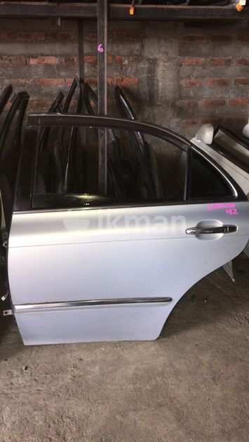 Toyota Crown 182 Two Left Side Doors with winker Mirror in Dehiwala | ikman