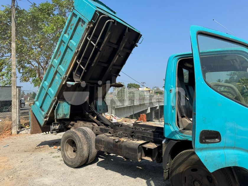 Toyota Dyna Tipper 2000 | Kadawatha | ikman