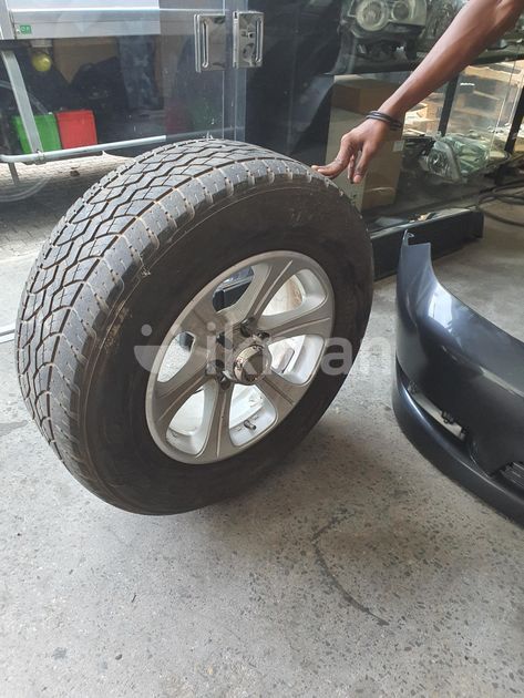 Toyota Hilux 17 Inch Alloy Set for Sale in Boralesgamuwa | ikman