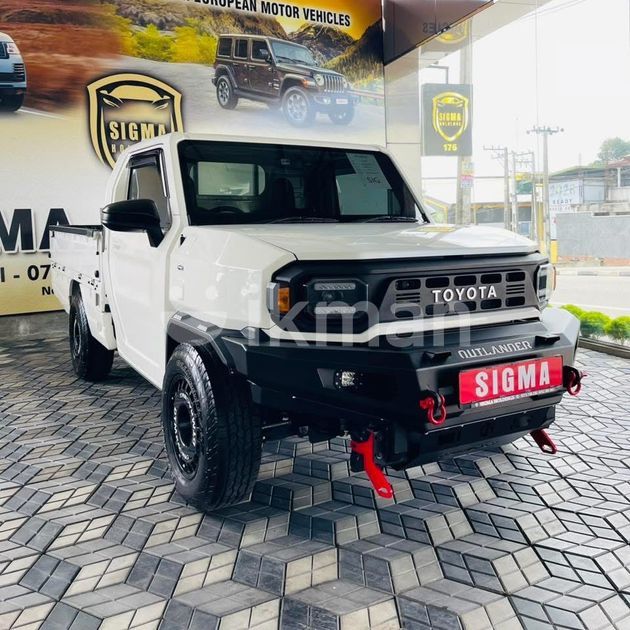 Toyota Hilux Champ Attractive Pac 2024 for Sale in Boralesgamuwa | ikman