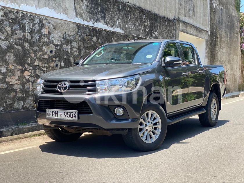Toyota Hilux Gray Metallic 2017 for Sale in Homagama | ikman