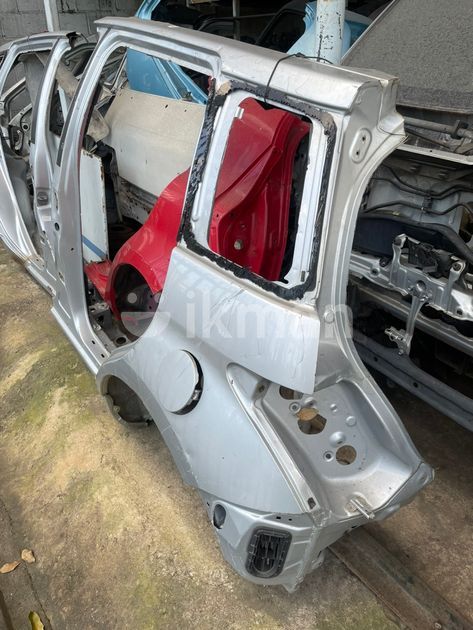 Toyota IST NCP60 Rear Left Side Cut Quarter Panel විකිණීමට | මාවතගම | ikman