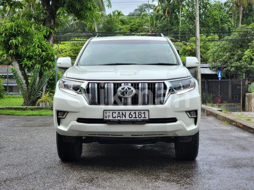 Toyota Land Cruiser Prado AUTO 2015 in Battaramulla | ikman