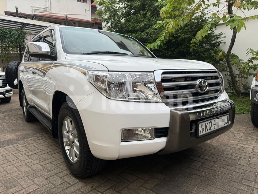 Toyota Land Cruiser Sahara VX V8 Diesel 2011 for Sale in Kohuwala | ikman
