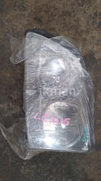 Toyota Lexus Right Side Head light in Dehiwala | ikman