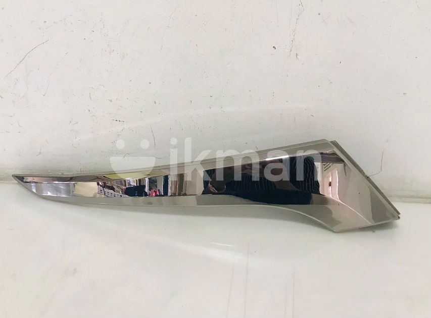 Toyota Noah Esquire Zrr80 G Head Light Garnish for Sale in Gampaha City ...