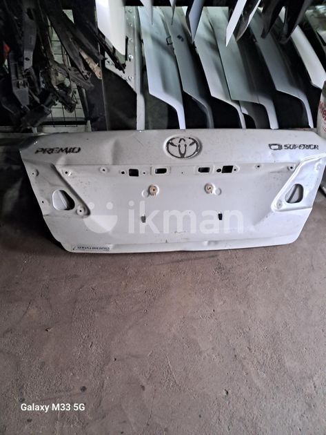 Toyota Premio 260 Dicky Door Panel for Sale in Nugegoda | ikman