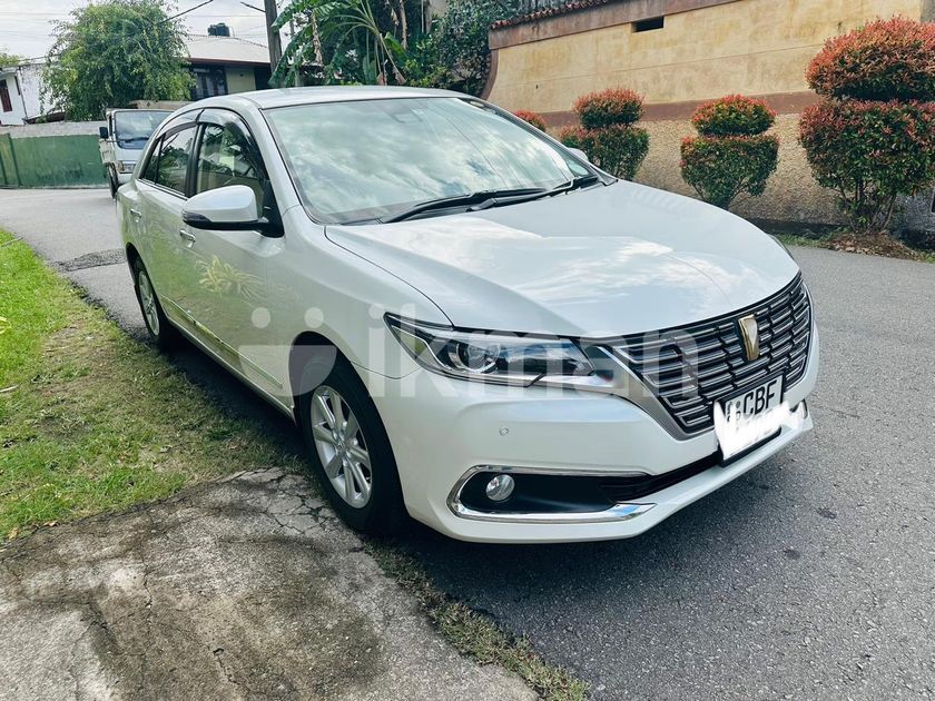 Toyota Premio G SUPERIOR 2018 for Sale in Mount Lavinia | ikman
