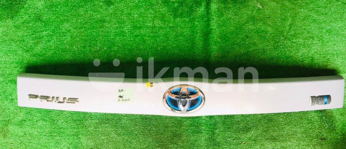 Toyota Prius 30 Rear Door Panel for Sale in Kotte | ikman