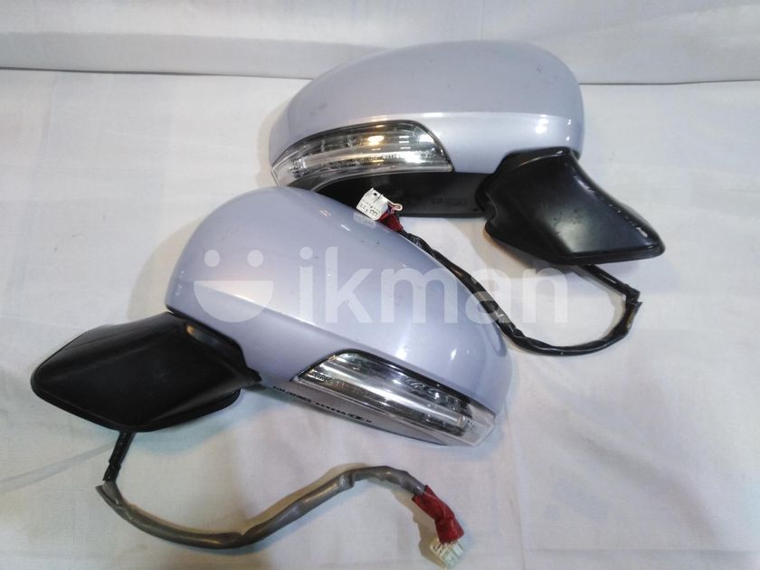 Toyota Prius 30 side mirror in Colombo 10 | ikman