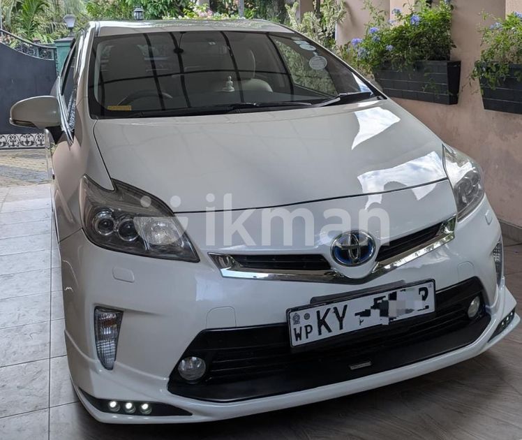 Toyota Prius 3rd Generation 2012 for Sale in Kadawatha | ikman