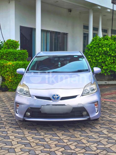Toyota Prius 3rd Generation 2013 for Sale in Gampaha City | ikman