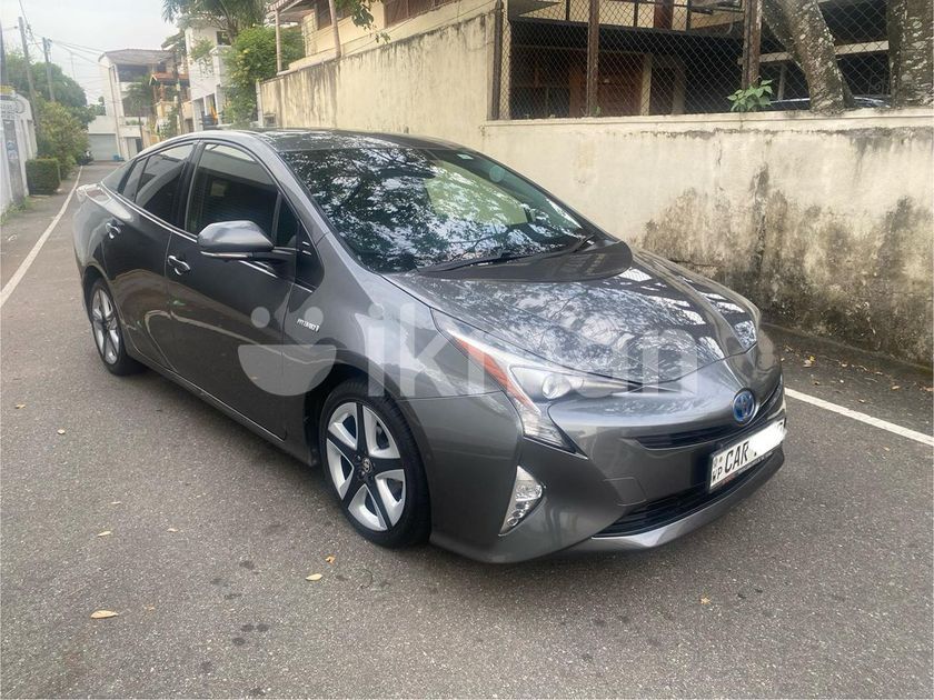 Toyota Prius 4th Gen 2016 for Sale in Nugegoda | ikman