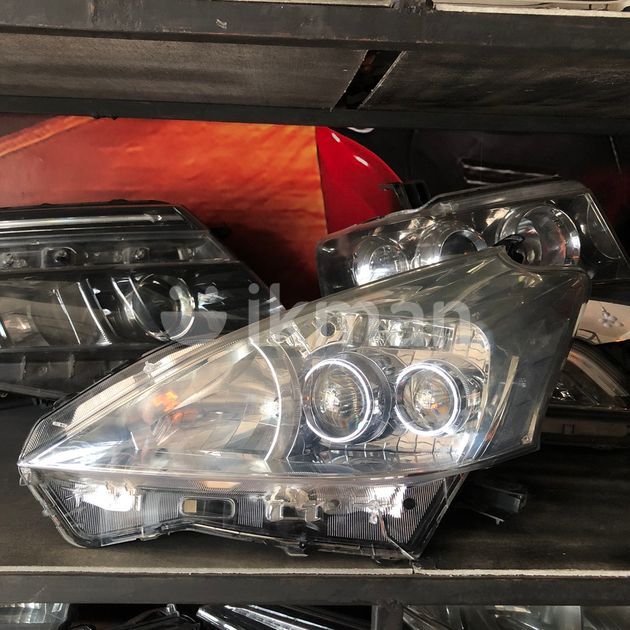 Toyota Prius Alpha Head Light in Gampaha City | ikman