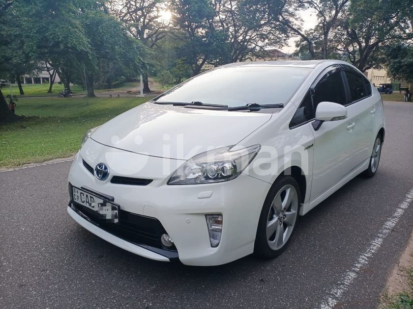 Toyota Prius S Touring 2013 for Sale in Kandy City | ikman