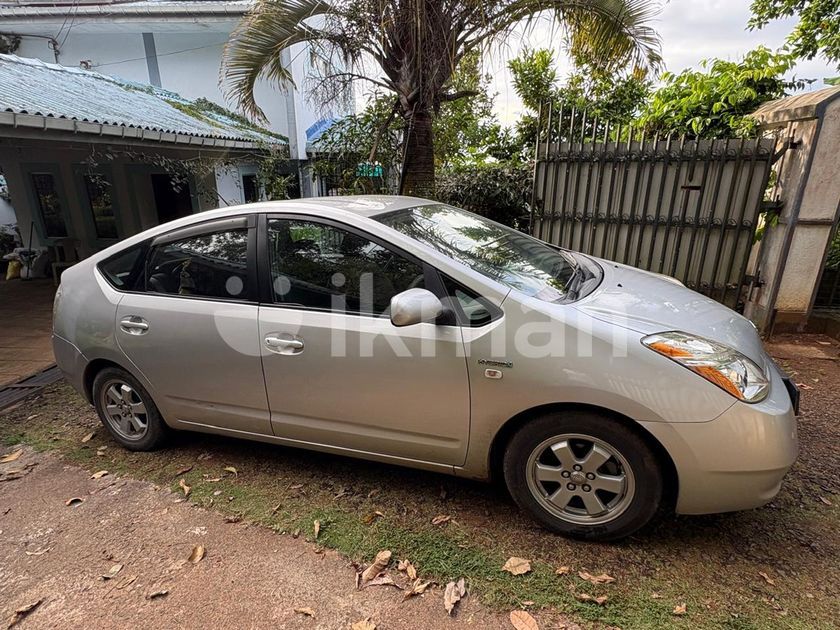 Toyota Prius 2010 for Sale in Kandy City | ikman