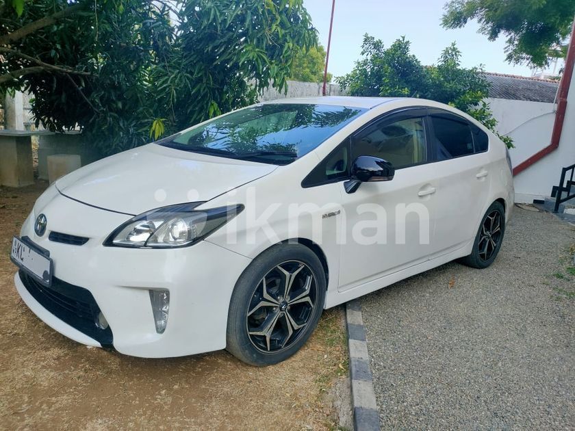 Toyota Prius X Grade 2012 for Sale in Bandarawela | ikman