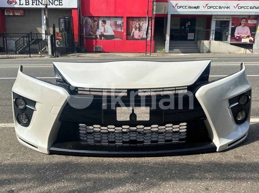 Toyota Prius ZVW 30 GS Front Bumper for Sale in Nugegoda | ikman
