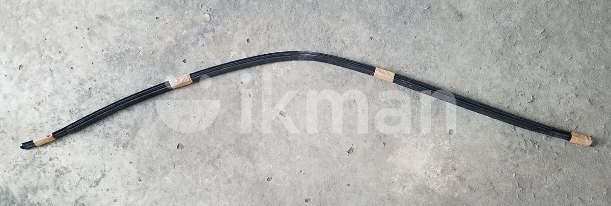 Toyota Prius ZVW30 Hood Beading in Ja-Ela | ikman