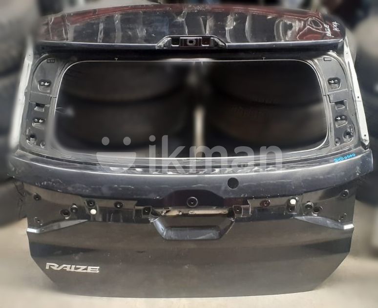 TOYOTA RAIZE DICKY PANEL in Kelaniya | ikman