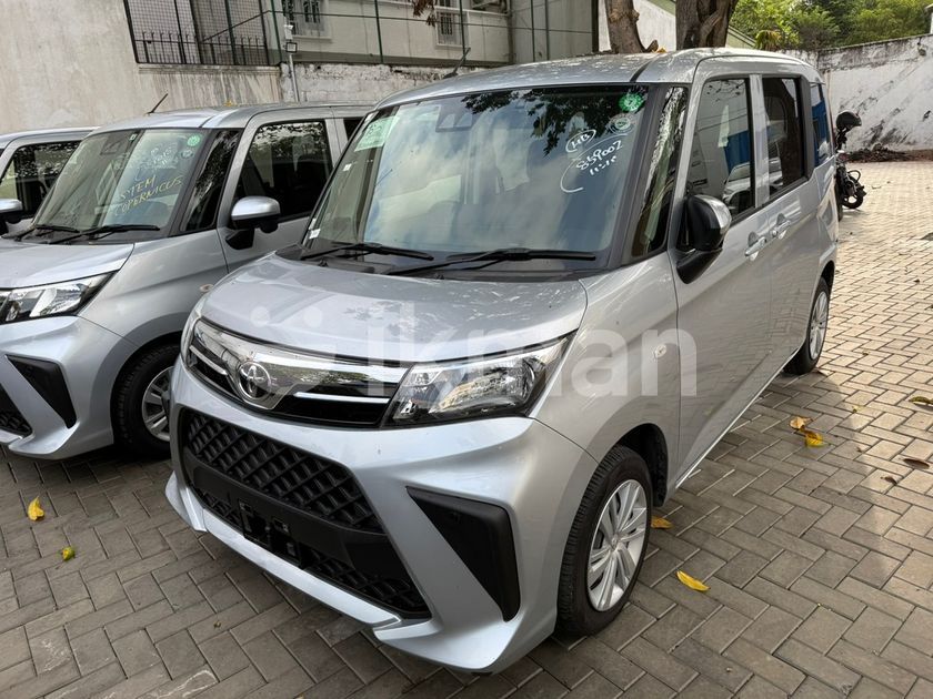 Toyota Roomy X Push Start 2023 for Sale in Colombo 5 | ikman