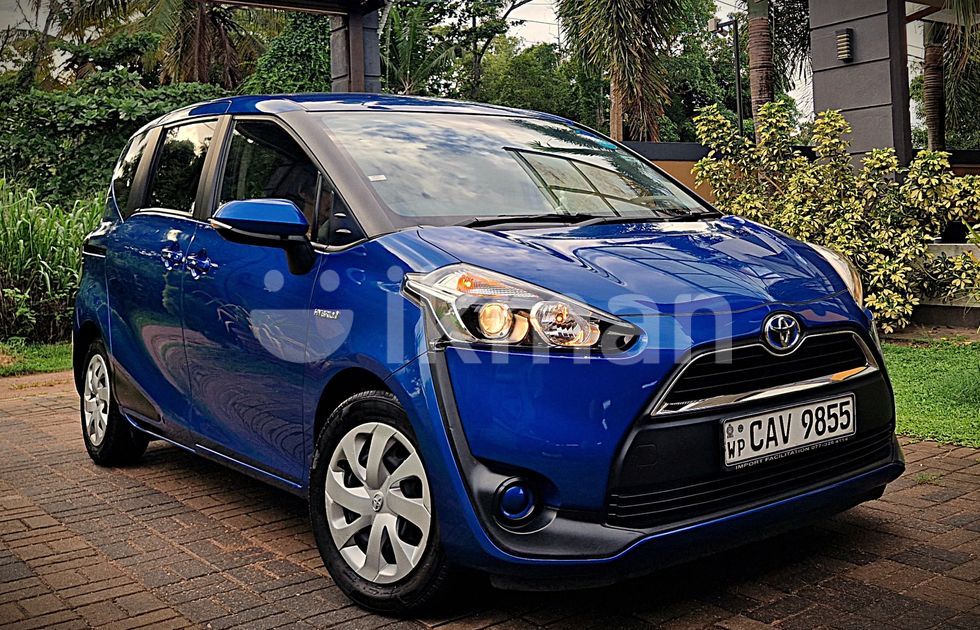 Toyota Sienta Hybrid NHP-170 2016 for Sale in Negombo | ikman