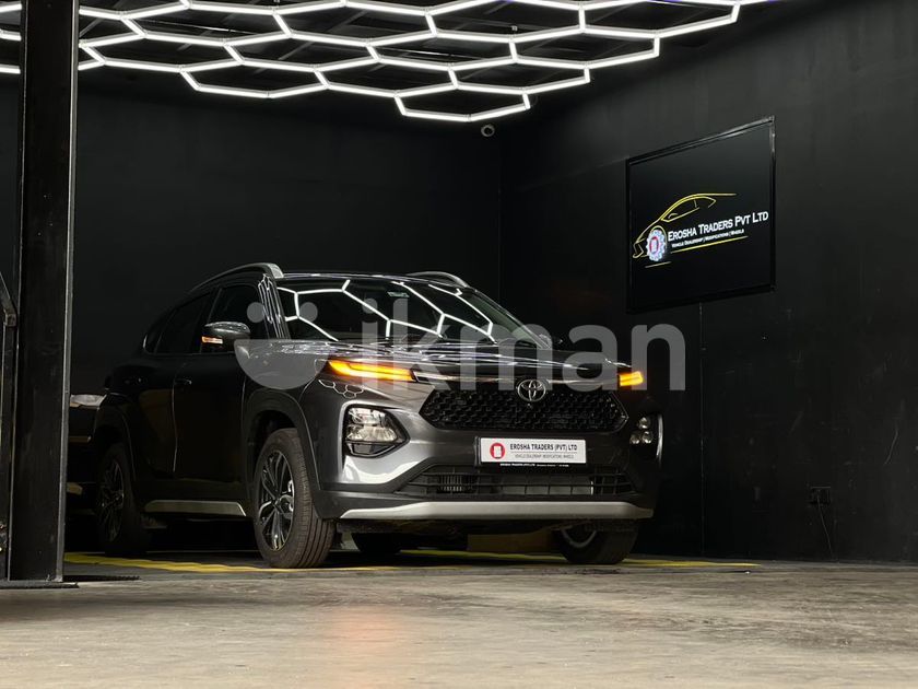 Toyota Urban Cruiser V Grade 2025 for Sale in Kelaniya | ikman
