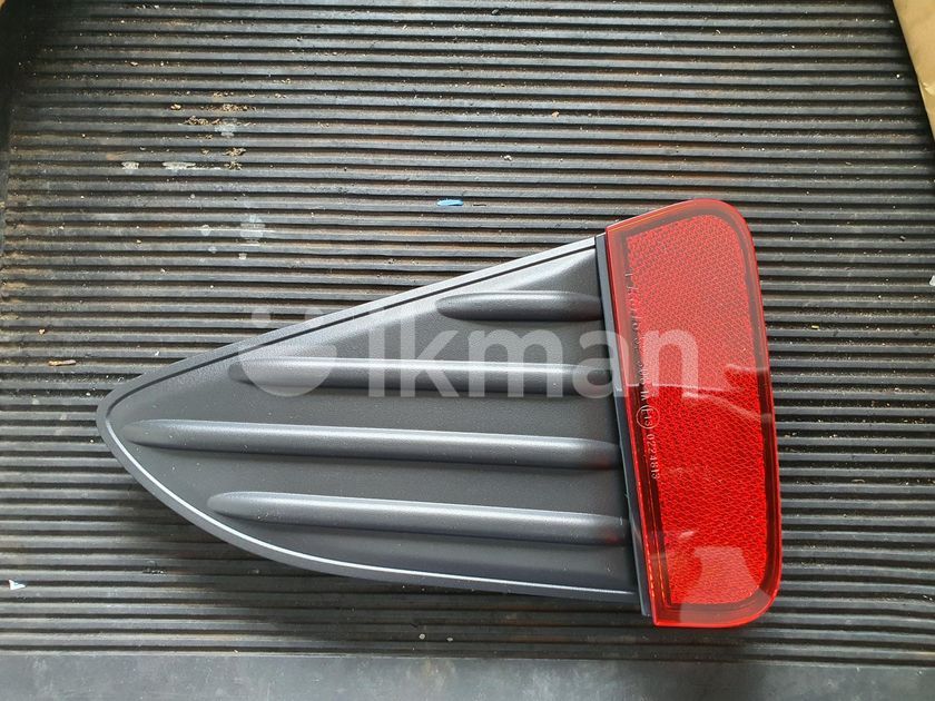 Toyota Vitz KSP130 Reflector Only for Sale in Boralesgamuwa | ikman
