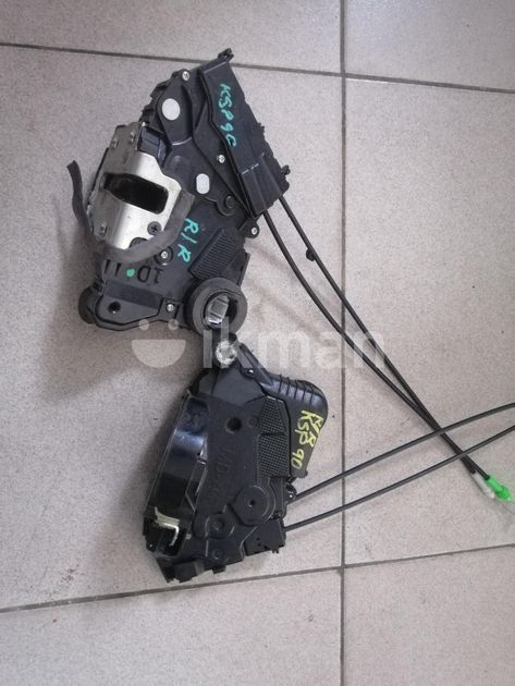 Toyota Vitz KSP90 Right Rear Door Lock Actuator in Dehiwala | ikman