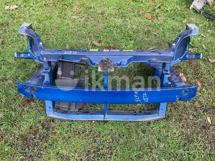 Toyota Vitz SCP10 Nose Cut Panel in Mawathagama | ikman