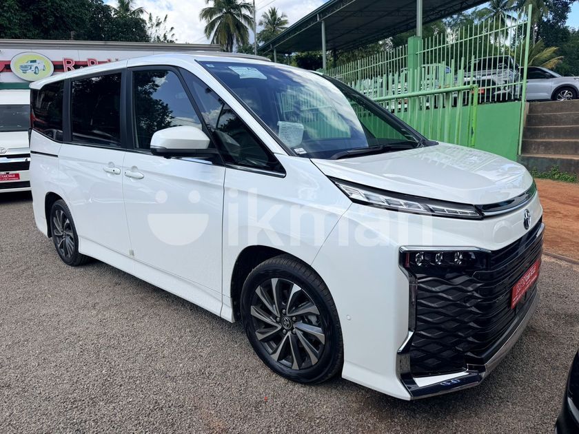 Toyota Voxy 2025 for Sale in Nittambuwa | ikman
