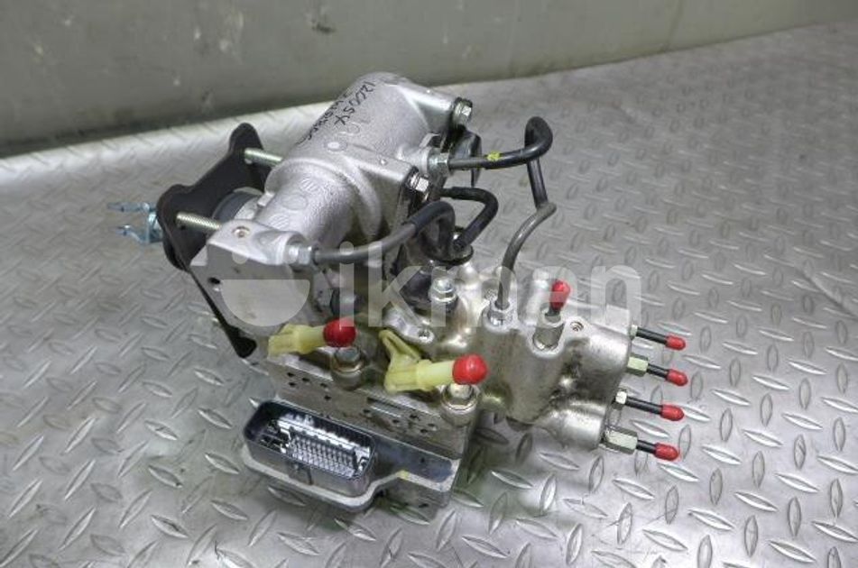 Toyota Voxy ABS for Sale in Nuwara Eliya City | ikman