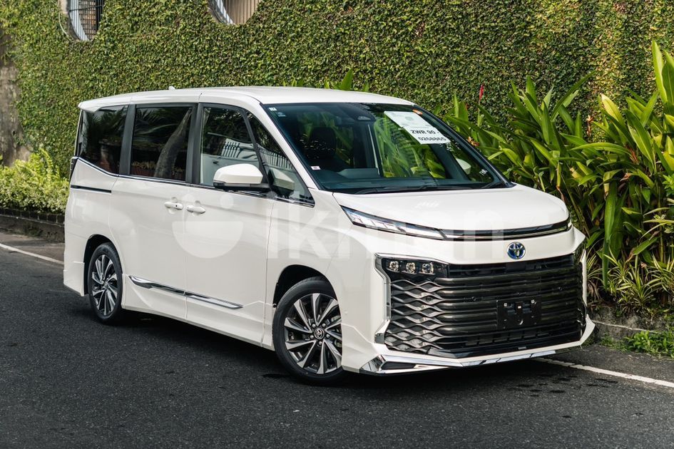 Toyota Voxy S Z Bodykit Highest 2025 for Sale in Kalubowila | ikman