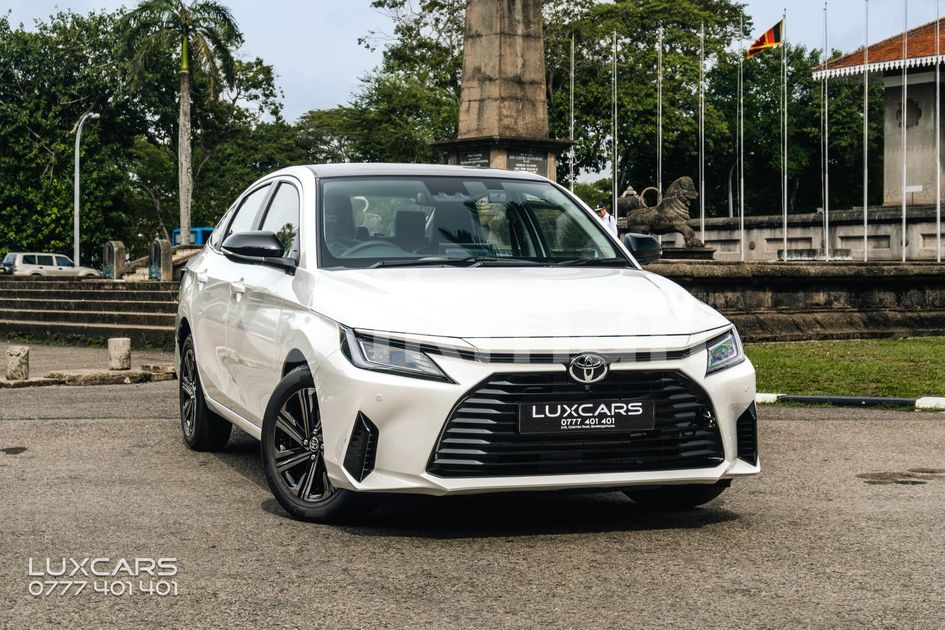 Toyota Yaris Ativ NIGHTSHADE 1.2L 2025 විකිණීමට | කොහුවල | ikman