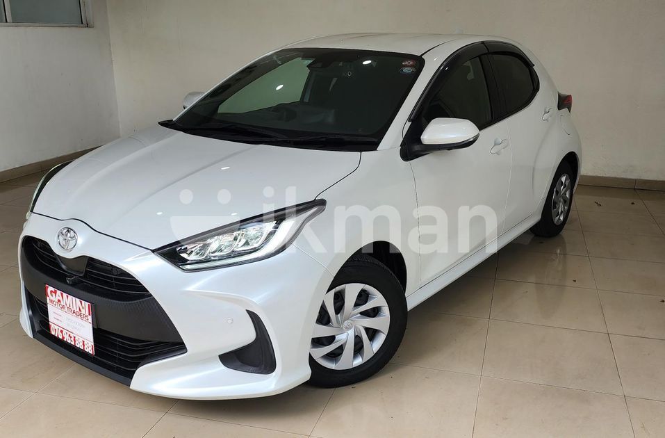 Toyota Yaris G LED 2023 for Sale in Gampaha City | ikman