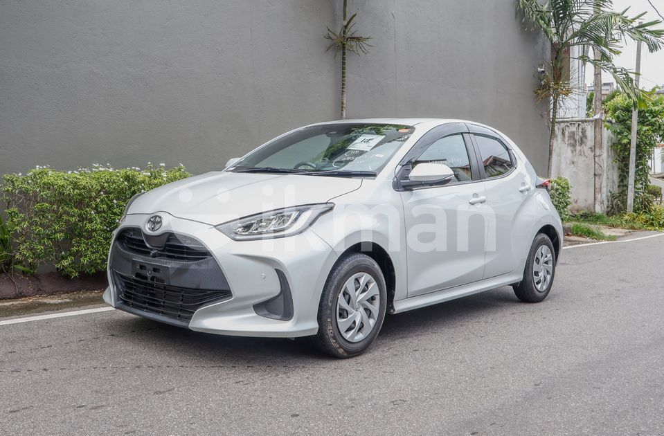 Toyota Yaris G LED 4-Way 2023 for Sale in Kohuwala | ikman